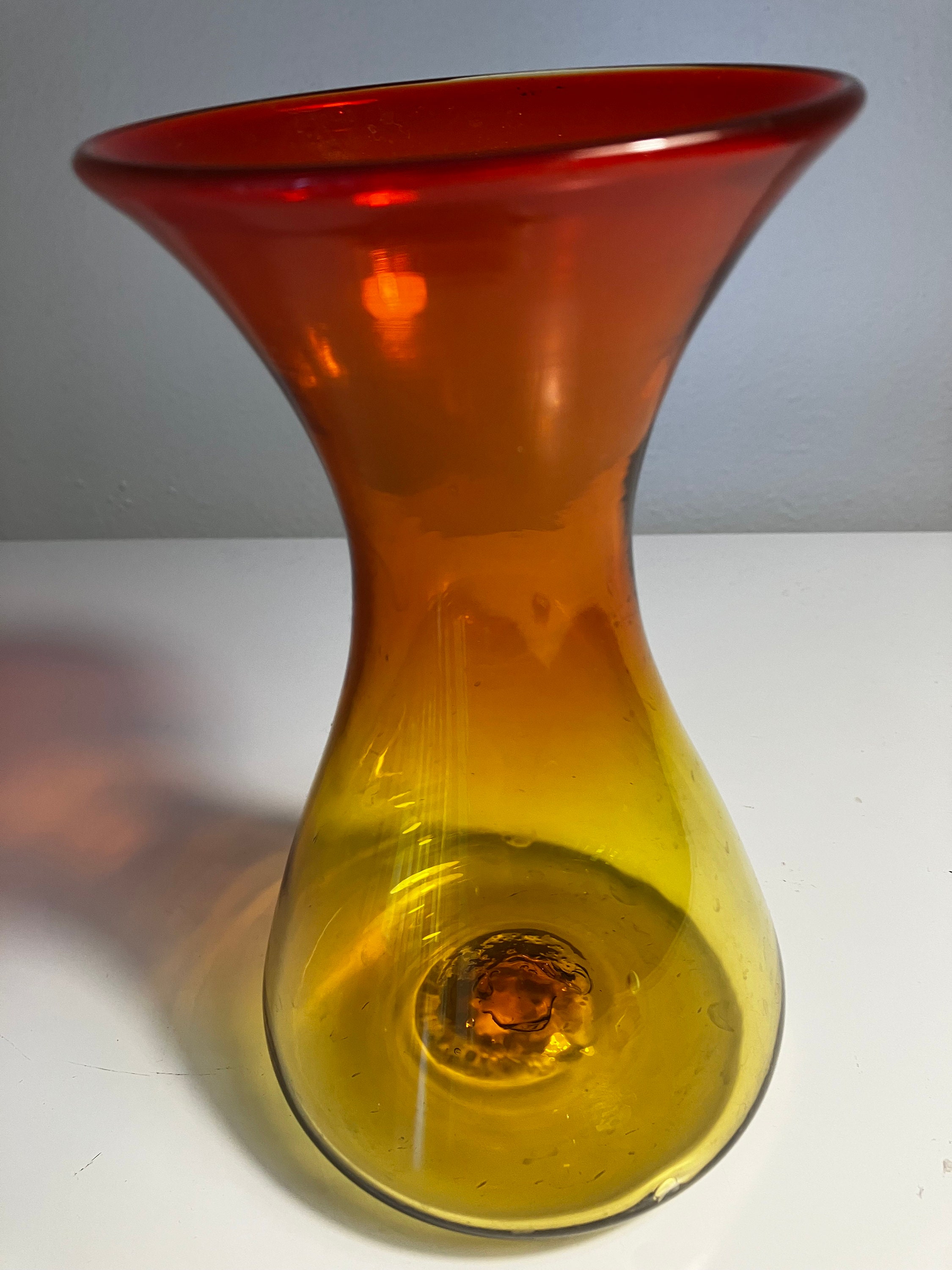 Vintage Blenko Glass Vase 5519 M Tangerine amberina Vase - Etsy
