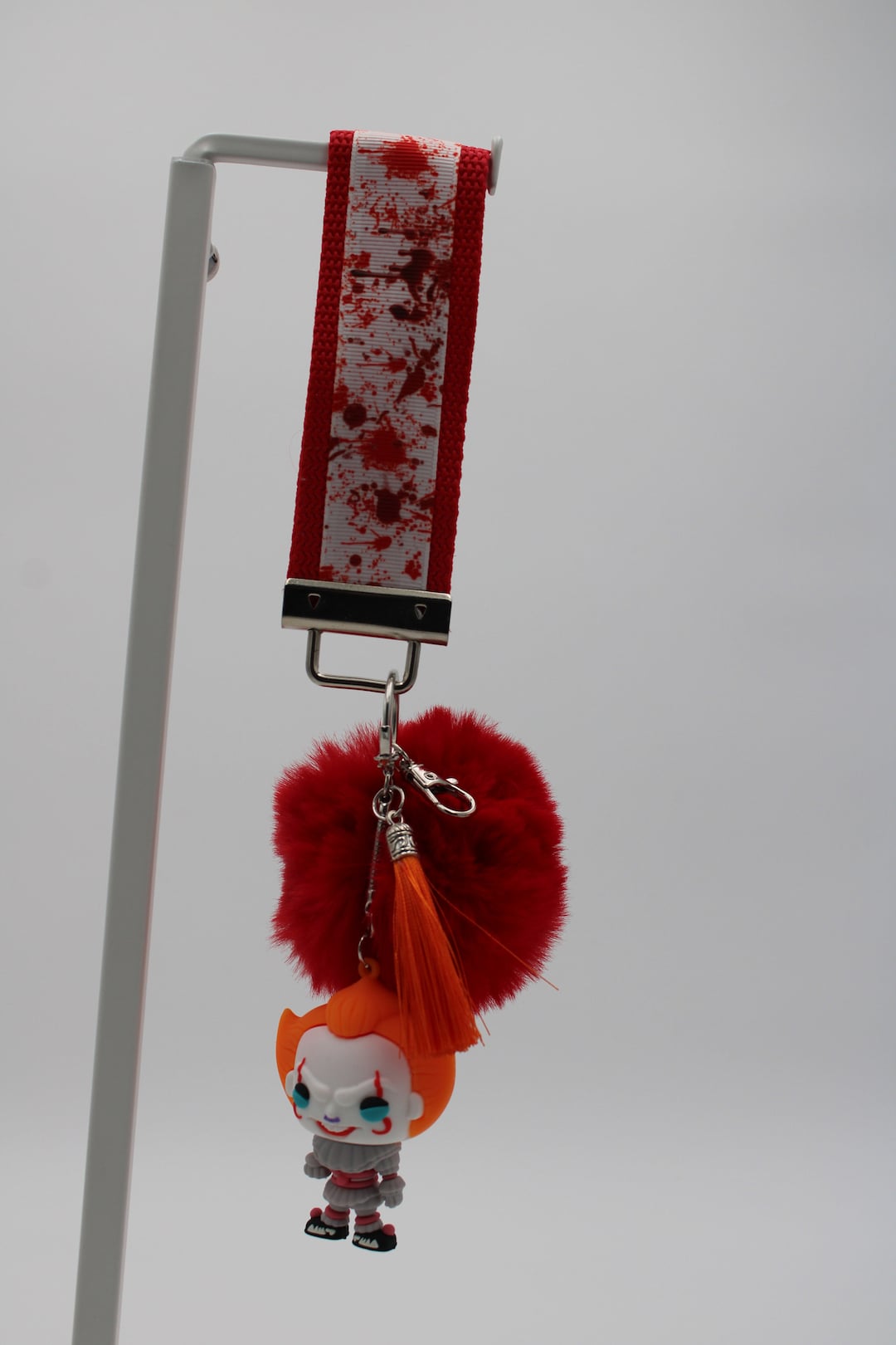 Horror Movies" Pennywise" Keyfob Keychain - Etsy