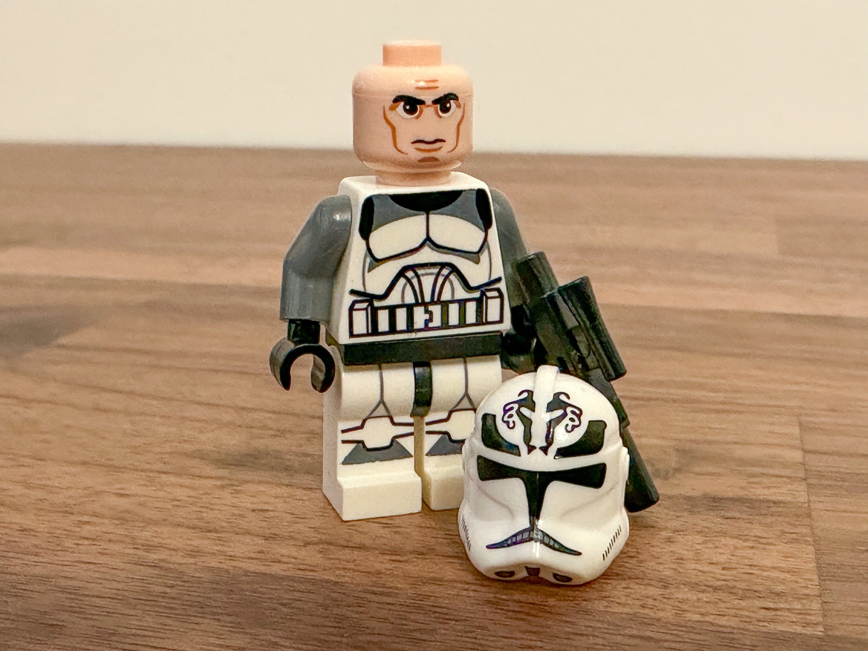 Wolf Clone Trooper Phase II Armor Minifigure Star Wars, Wolf Pack ...