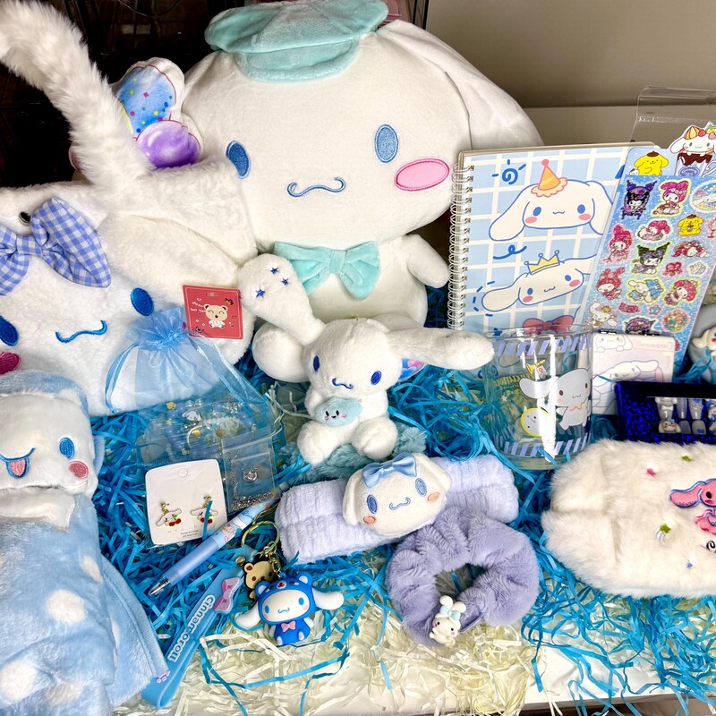 Hello Kittys Mystery Box - Etsy