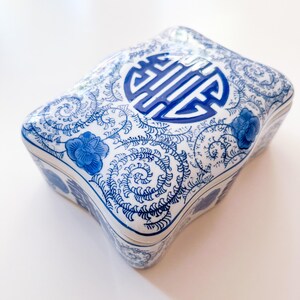 Porcelain Blue & White Chinoiserie Box With Lid - Etsy