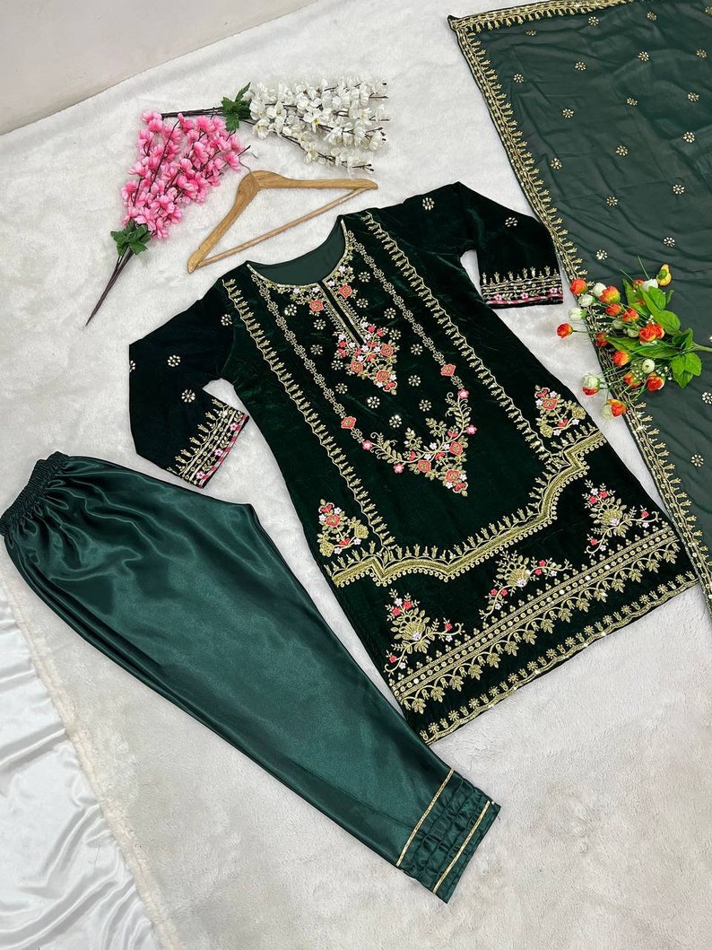 Latest Designer Velvet Suit Set for Womens, Readymade Salwaar Kameez ...