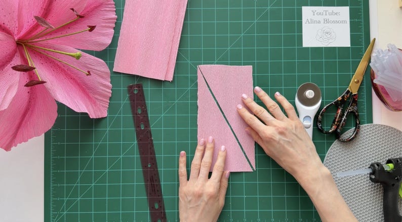 DIY Giant Crepe Paper Lily Flower: 3 Sizes Templates From Video ...