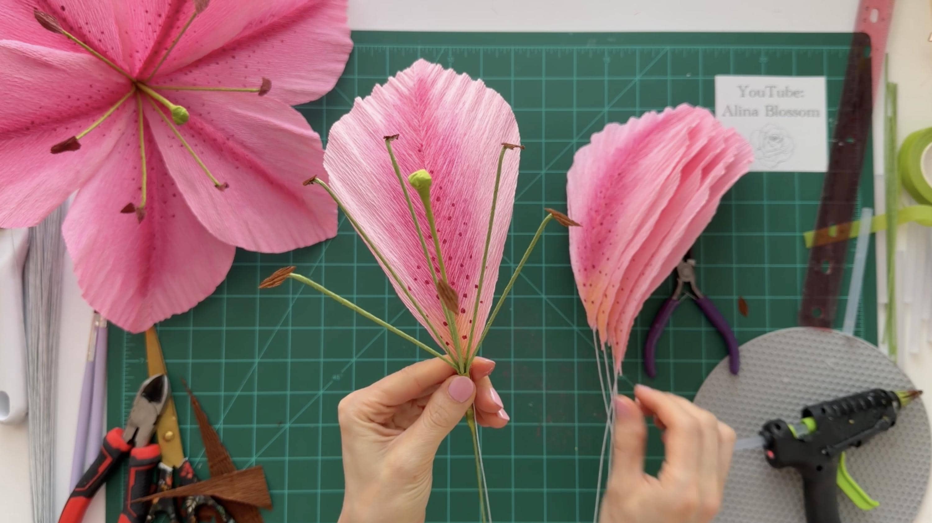 DIY Giant Crepe Paper Lily Flower: 3 Sizes Templates From Video ...