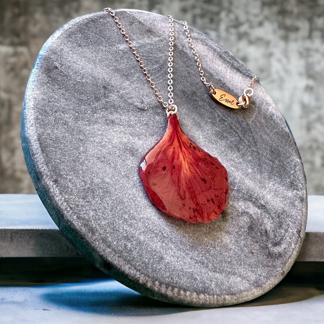 Poinciana Flower Resin Necklace, Rose Gold Anchor Chain Necklace ...