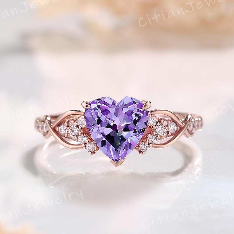 Gold Heart Vine Necklace - Etsy