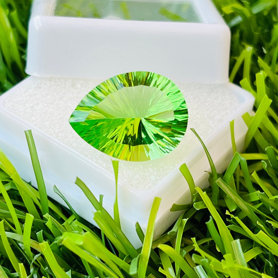 6.45carat Green Helix Cut Sapphire Gemstone PEAR SHAPE Excellent A ...