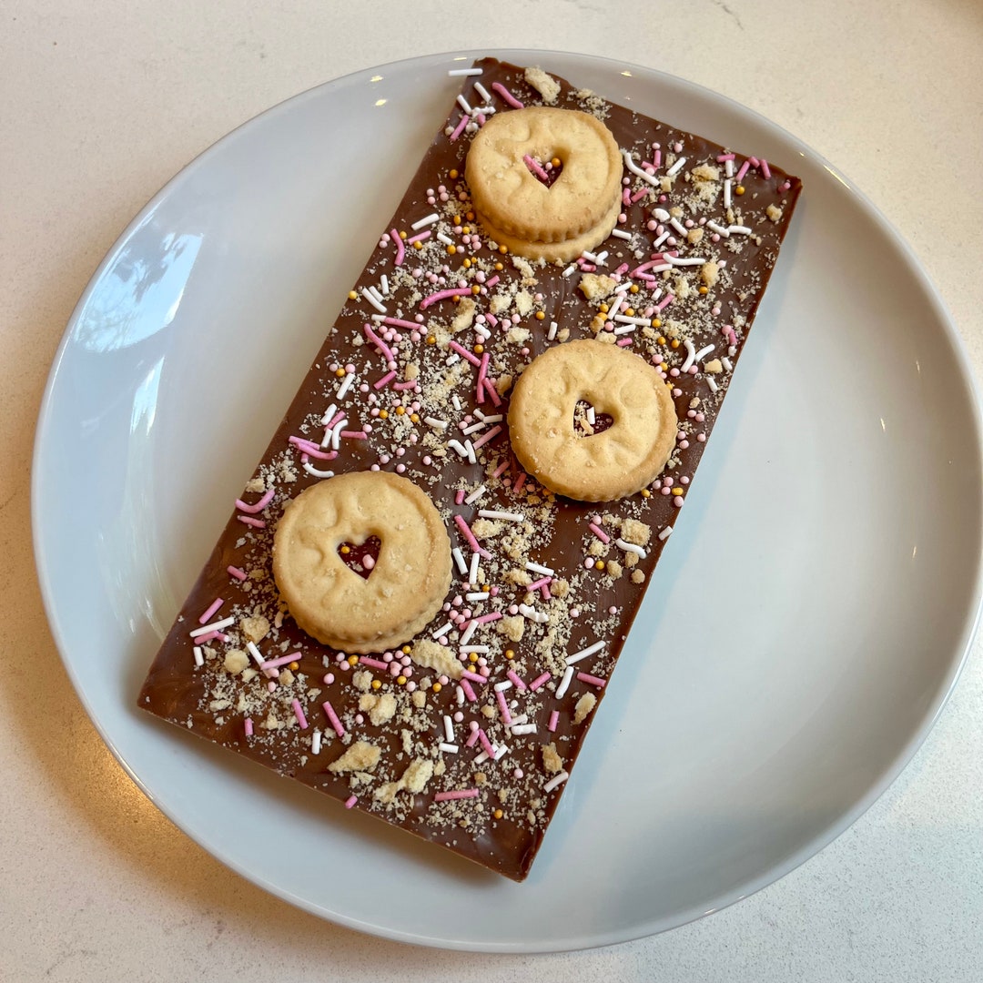 Jammy Dodger Milk Chocolate Bar - Etsy