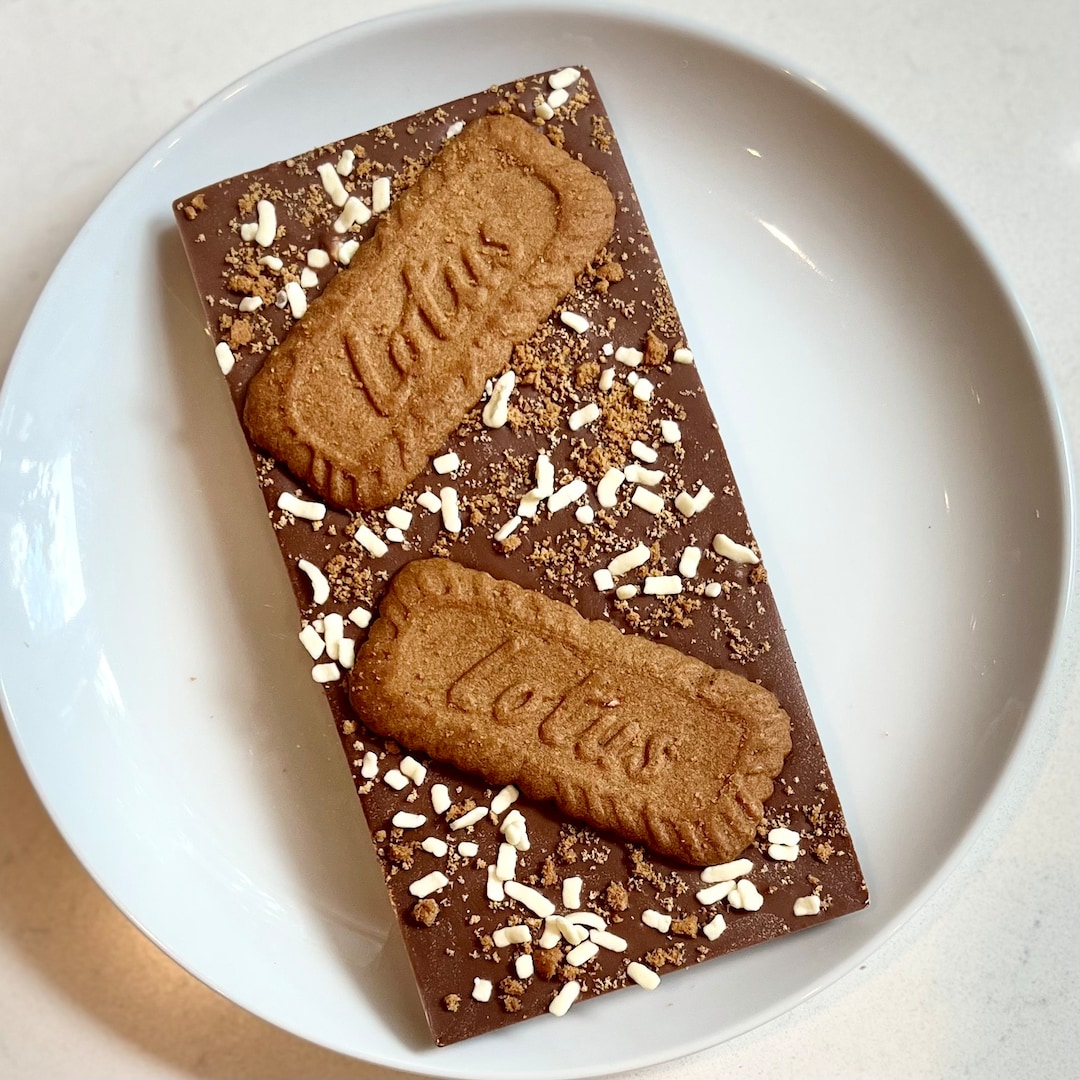 Lotus Biscoff Milk Chocolate Bar - Etsy
