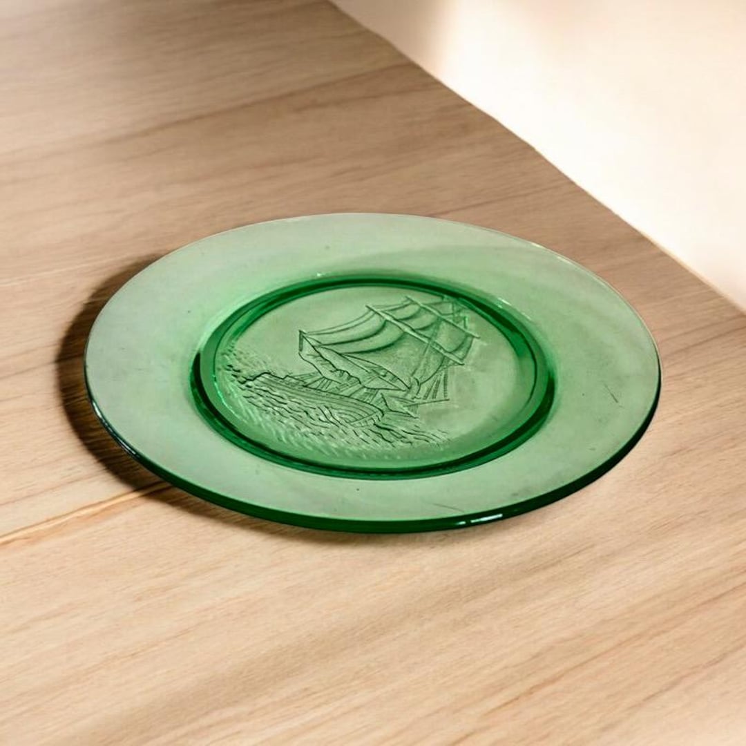 Vintage LE Smith Green Glass Boat Plates Set of 4 – Sailing Ship ...
