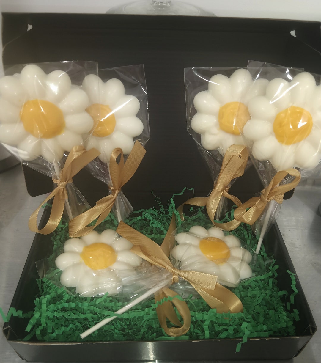 Large Daisy Flower White Chocolate Lollipops - Etsy