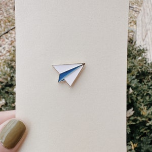 Taylor Swift's Paper Airplane Pin - Etsy