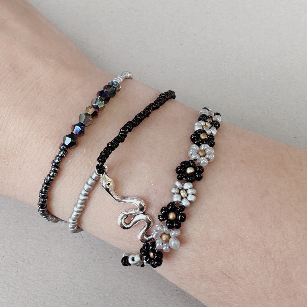 Taylor Swift's Reputation Friendship Bracelet Set - Etsy