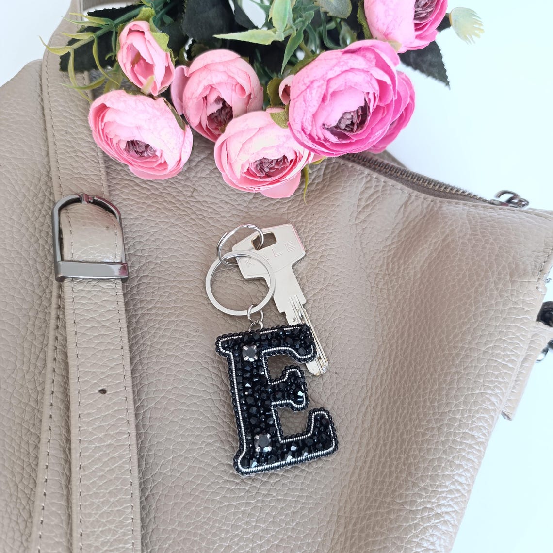 Letter E Keychain, Alphabet Keychain, Keychain Decor Gift, Custom Bag ...