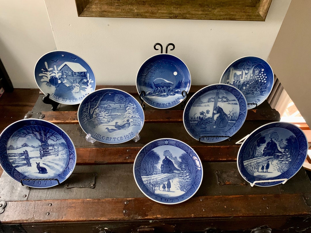 Vintage 7 1/4” Porcelain Xmas Plates Made in Denmark by ROYAL ...