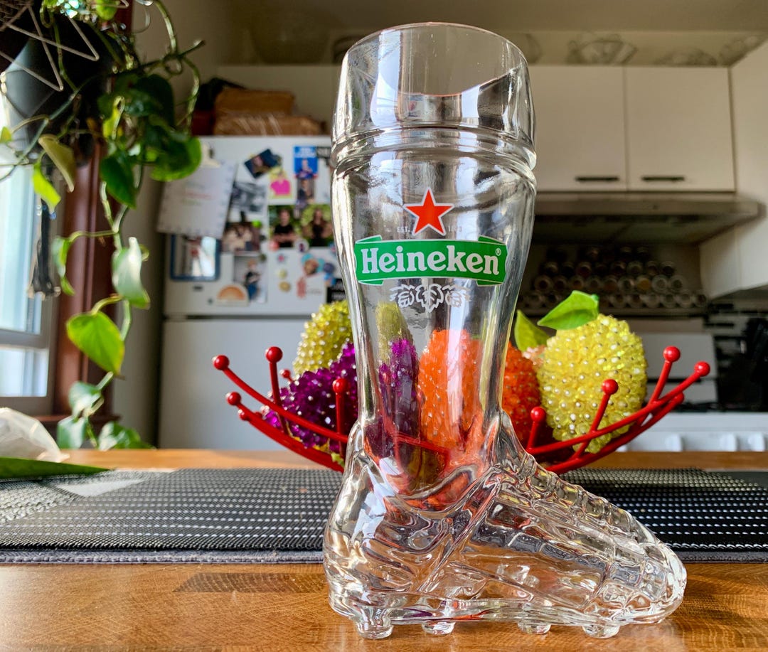 Collectible 12 Fl Oz/0,3l HEINEKEN Football/soccor Boot Shaped 1/2 Pint ...