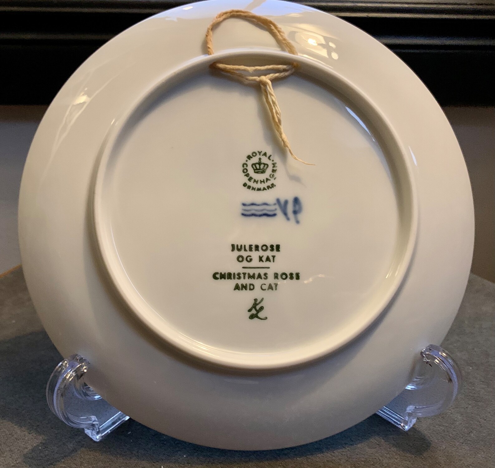 Vintage 7 1/4” Porcelain Xmas Plates Made in Denmark by ROYAL ...