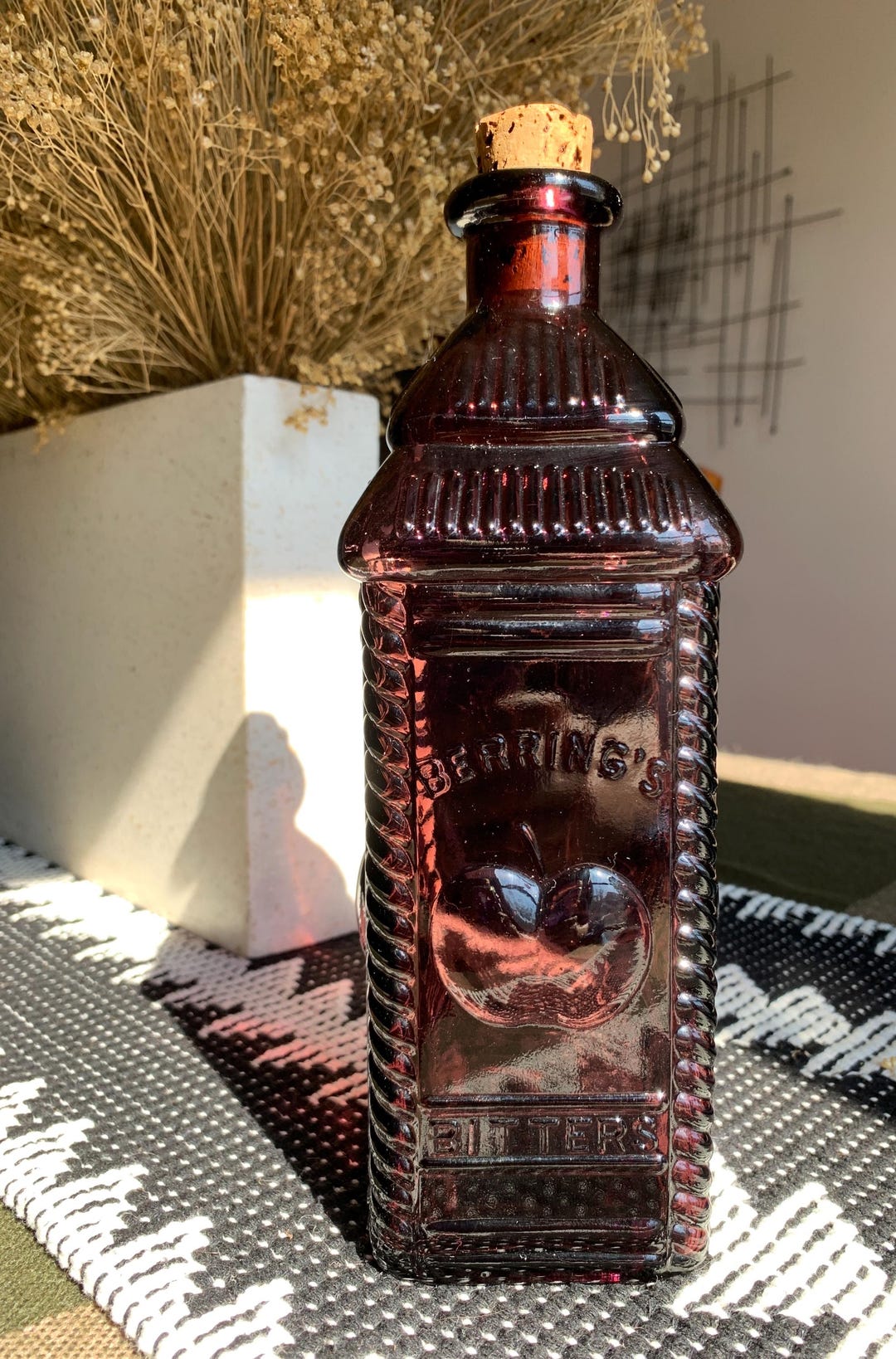 Vintage 10“x 3“ BERRING’S APPLE BITTERS 28 Floz Embossed Amethyst ...