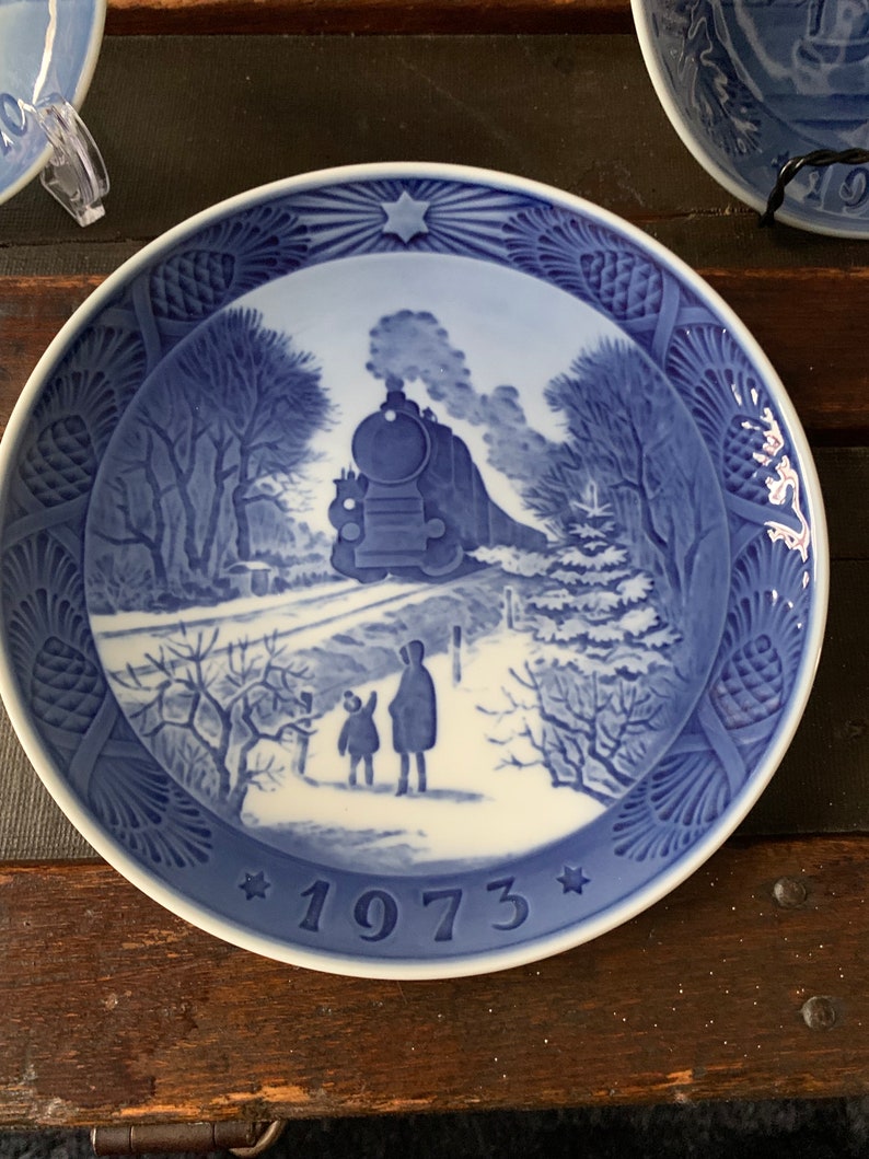 Vintage 7 1/4” Porcelain Xmas Plates Made in Denmark by ROYAL ...