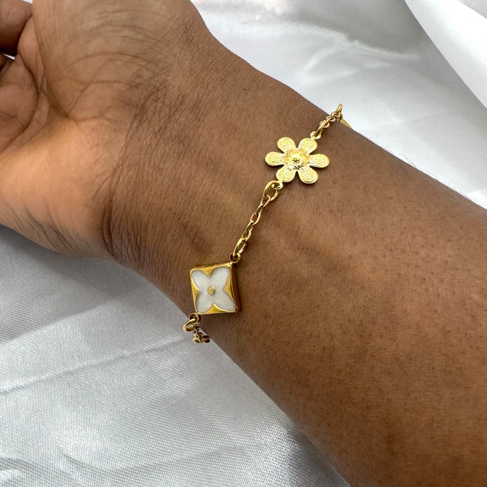 18K Gold Plated Clover Bracelet, Daisy Petal Flower Chain Bracelet ...