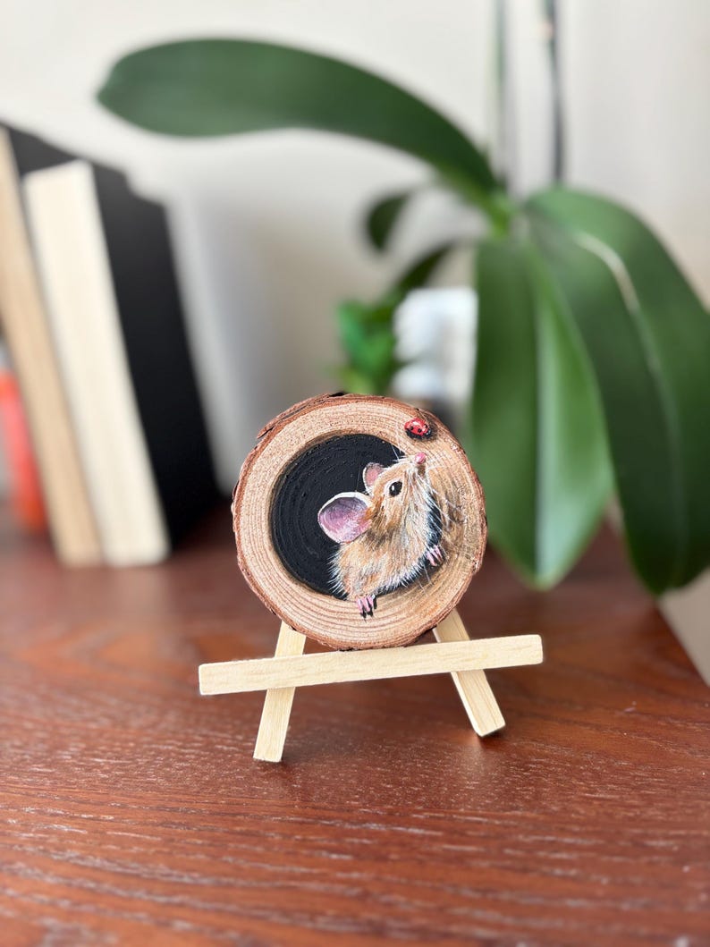 Mini Mouse Painting: Original Acrylic Art on Wood Slice With Stand - Etsy