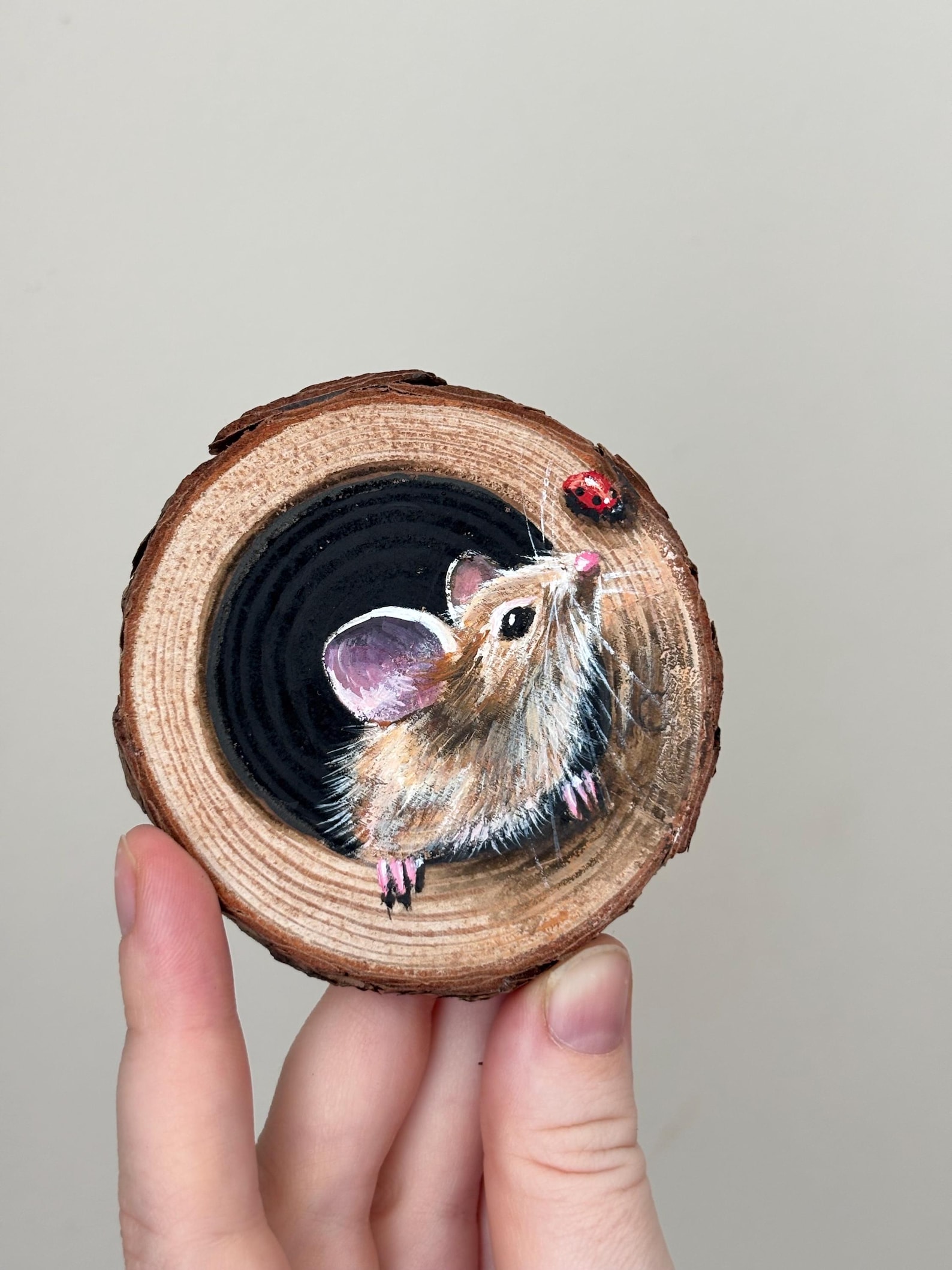 Mini Mouse Painting: Original Acrylic Art on Wood Slice With Stand - Etsy