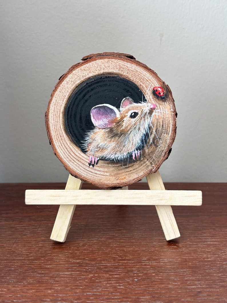 Mini Mouse Painting: Original Acrylic Art on Wood Slice With Stand - Etsy