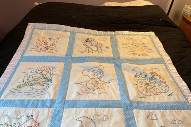 Hand Embroidered Baby Quilt - Etsy