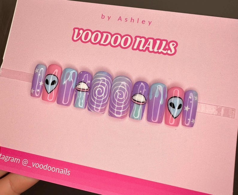 Alien & UFO Press on Nails. Space Nails. - Etsy