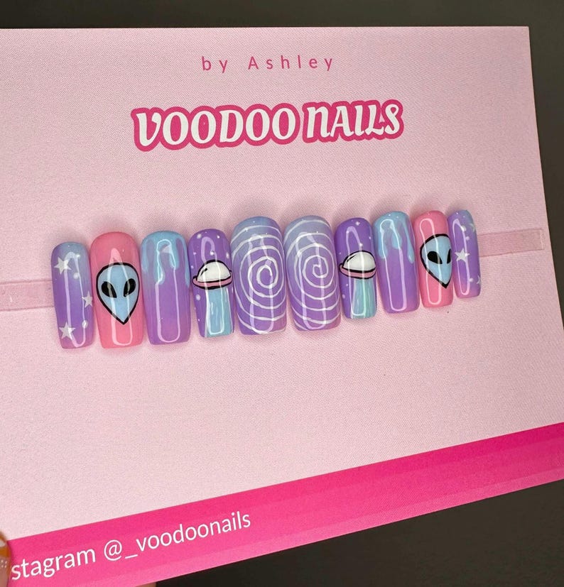 Alien & UFO Press on Nails. Space Nails. - Etsy