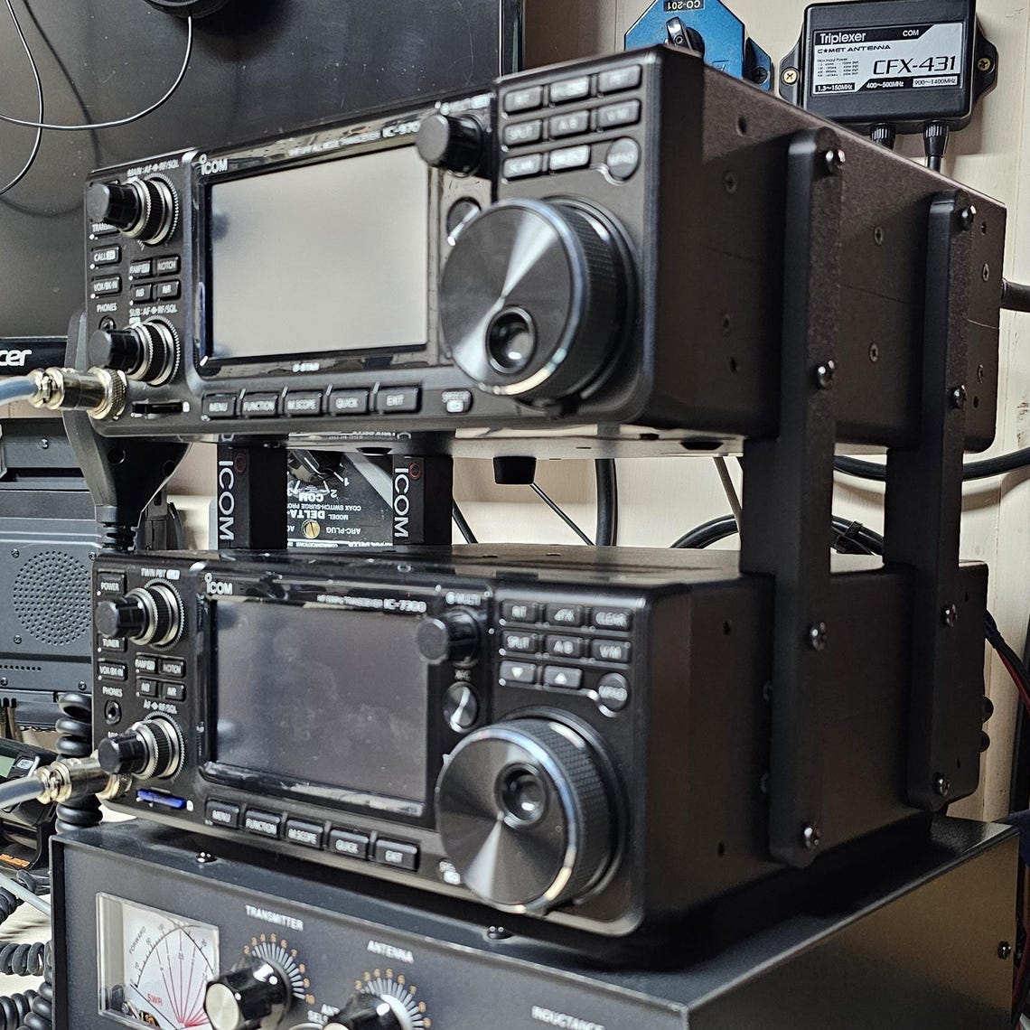 3D Printed Plain Black Stacking Brackets for Icom IC-7300 and IC-9700 ...