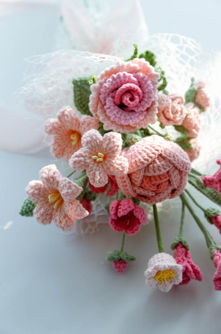 Roselle Rose Bouquet 1 Roselle Rose, 1 Princess Suki Rose, 1 Multi-head ...