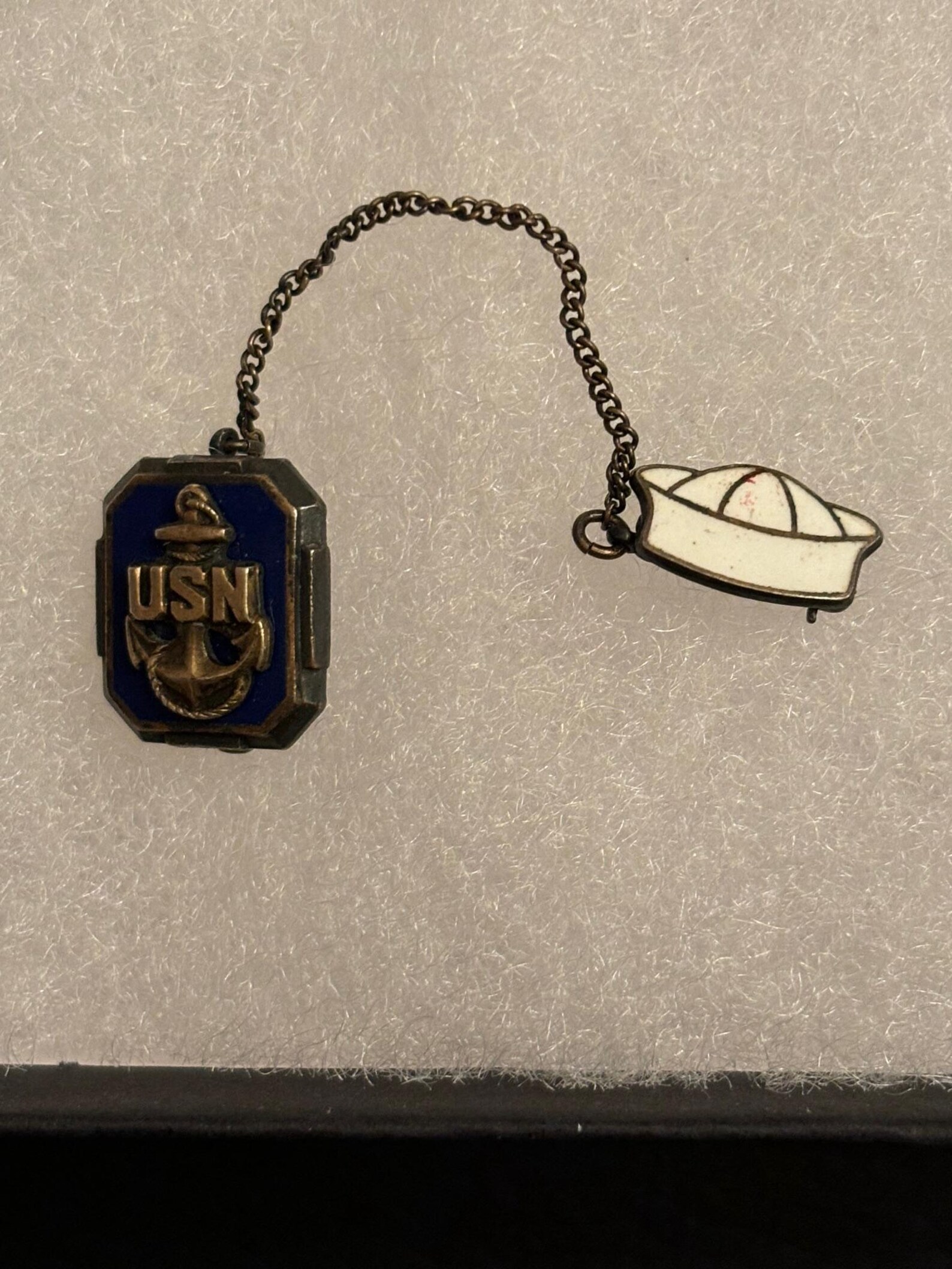 Set of 4 WWII Military Sweetheart Pins, USAAF 9th With Bow, USN Fouled ...