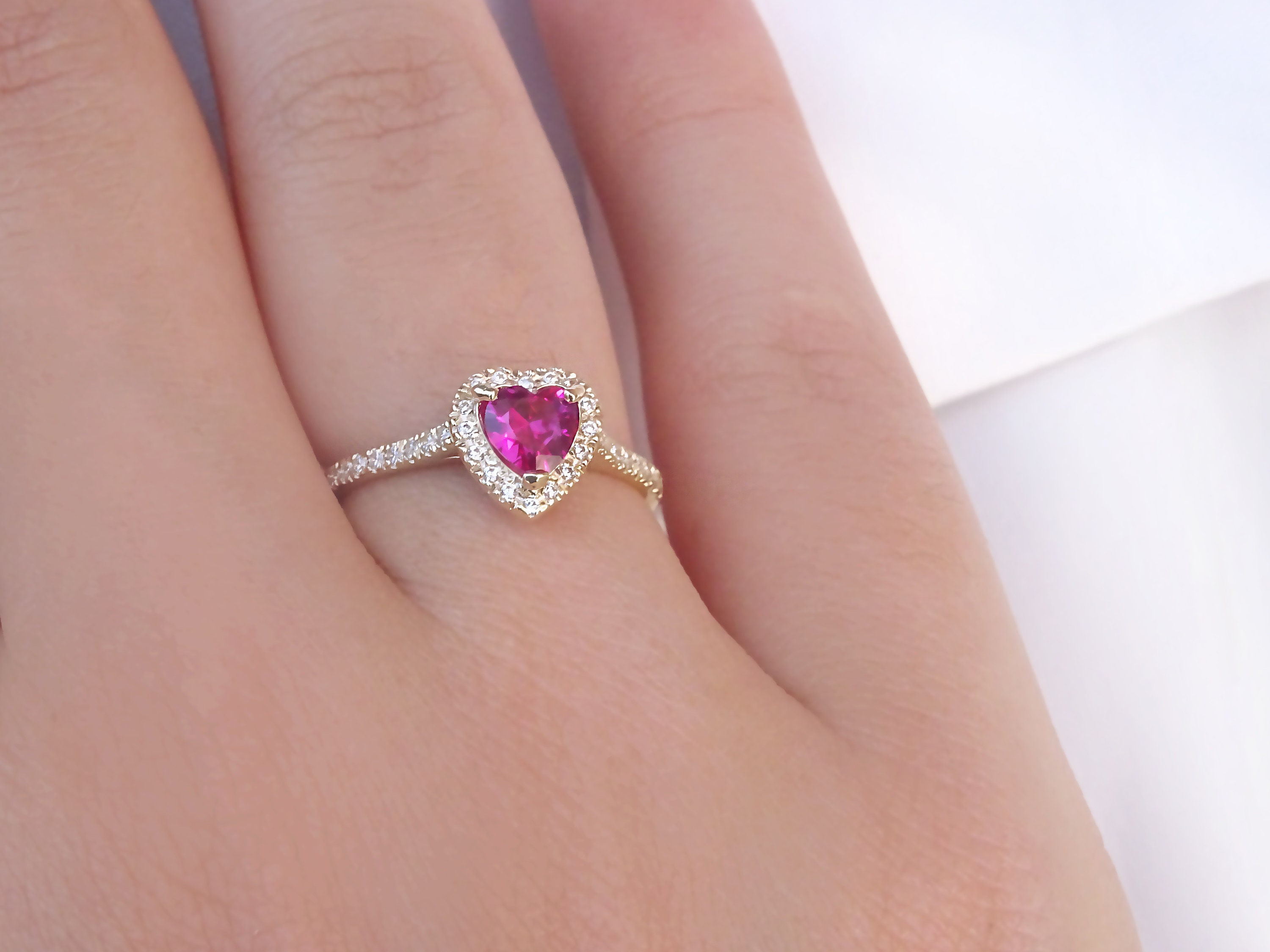 Ruby heart ring gold store
