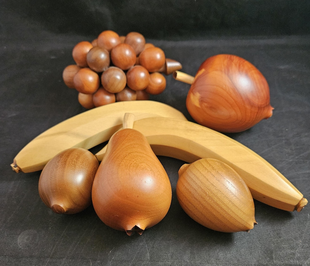 Vintage Wooden Fruit Set of 7, MCM Hand-carved Wood Fruit & Veggie Set ...