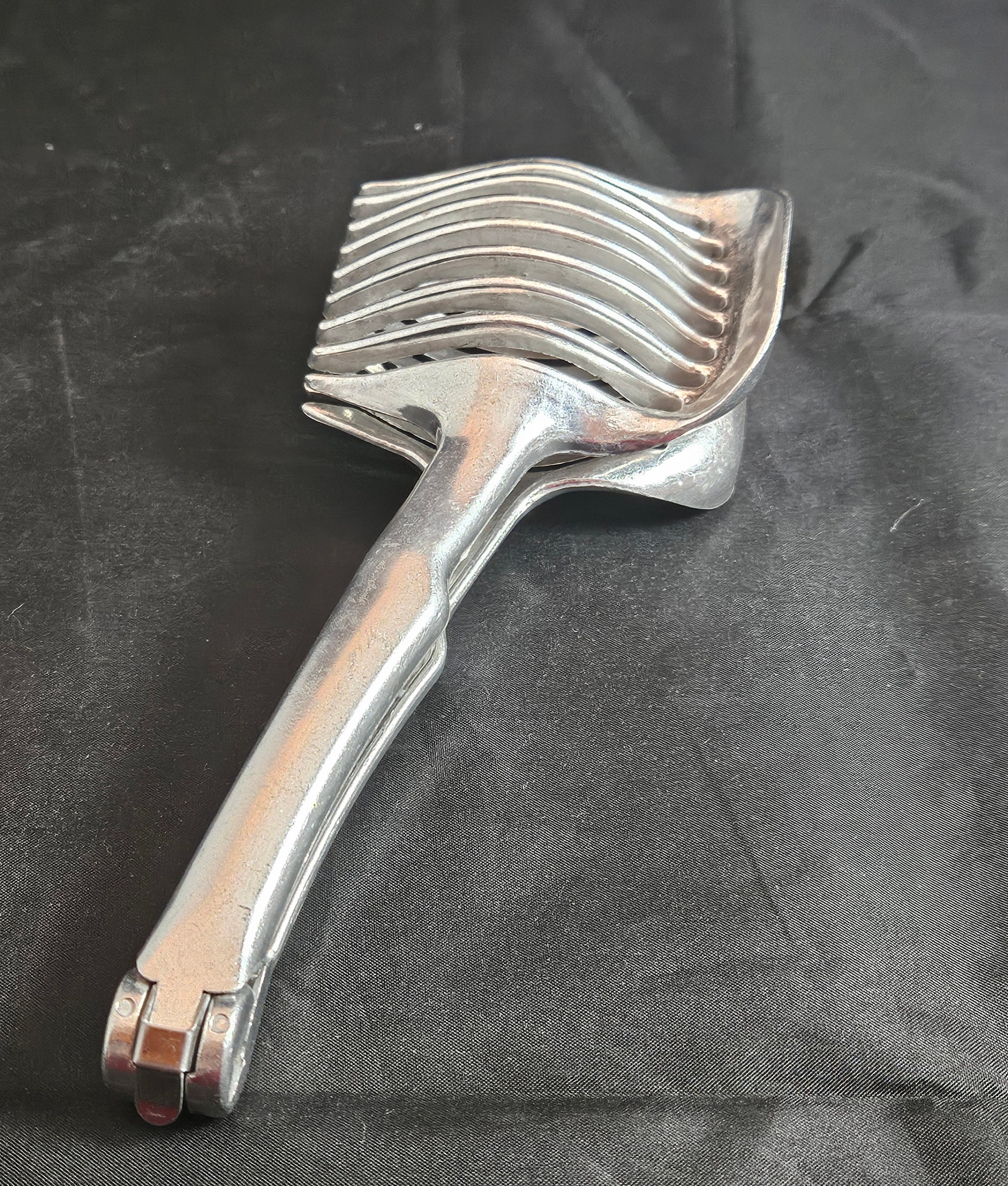 Vintage Metal Egg / Vegetable Tongs, Made in Taiwan 7 Inch, Kitchen ...