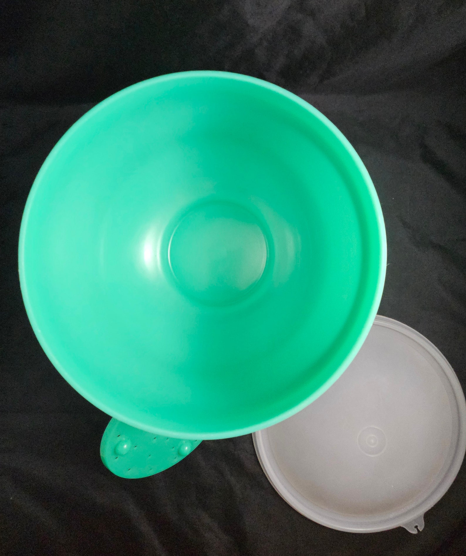 Jadeite Tupperware Lettuce Crisper Keeper 1424-3 With Domed Lid 1425-1 ...