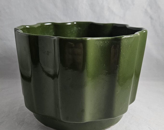 UPCO Ungemach Roseville Ohio #737 Pottery Planter Green - Etsy
