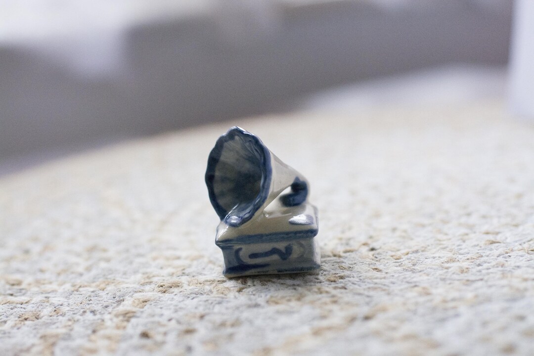 Vintage Delft Blue Gramophone, Record Player Miniature Figurine Ceramic ...