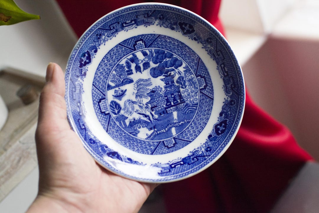 15cm Blue Willow Plate / Saucer, Victoria Porcelain Fenton England ...