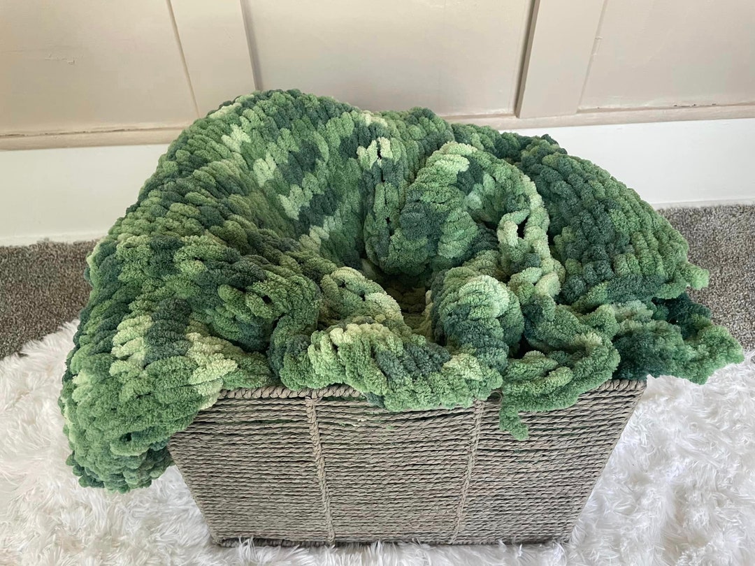 Bernat Alize Loop Yarn Blanket Hedge Green - Etsy