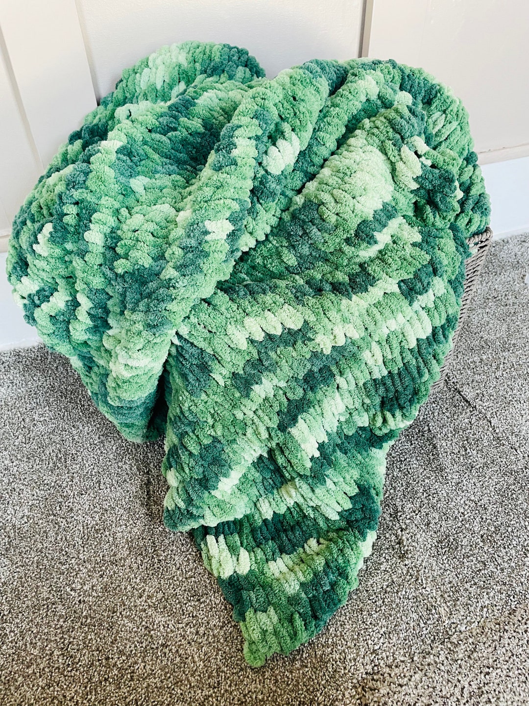 Bernat Alize Loop Yarn Blanket Hedge Green - Etsy
