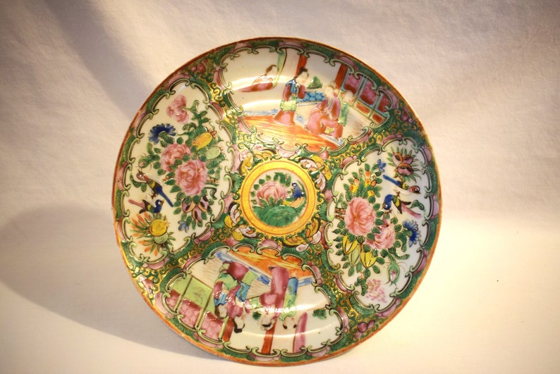 Vintage 8.5 Inch Rose Medallion Plate - Etsy