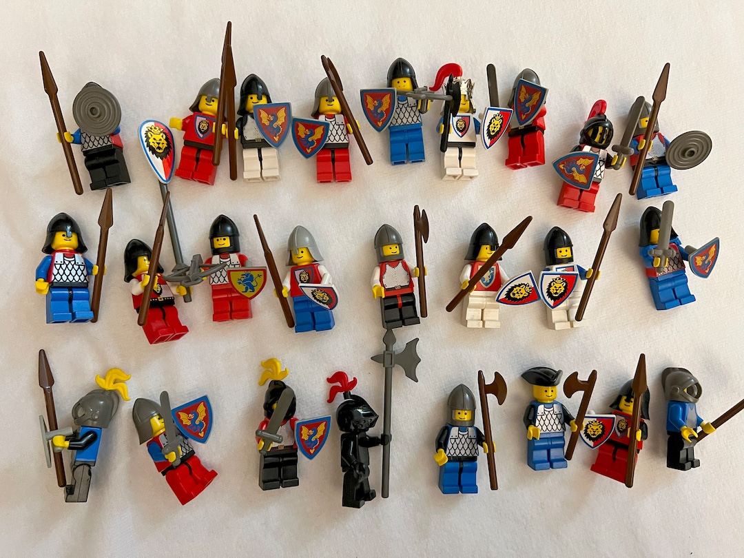 3 LEGO Castle Mini Figures With Helmet and Weapons for Collectors of ...