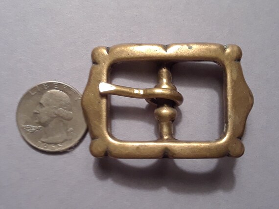 Fancy small traditional brass buckle - Gem