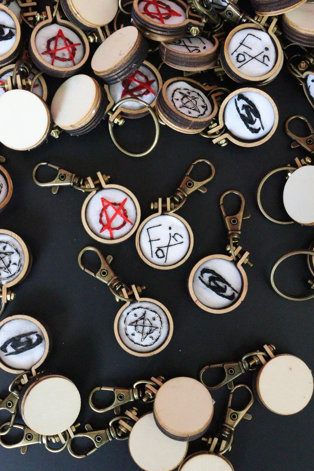 K-pop Logo Mini Embroidered Hoop Keychains - ATEEZ, Stray Kids, BTS ...