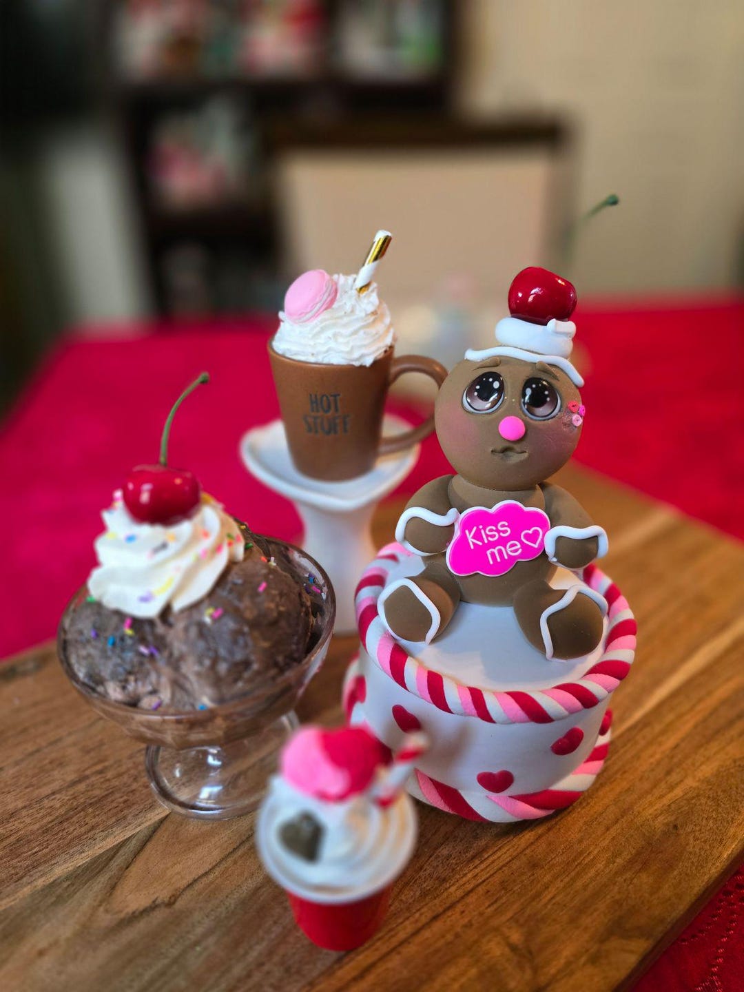 4 Piece Valentines Gingerbread Set. Chocolate and Gingerbread Sweets ...