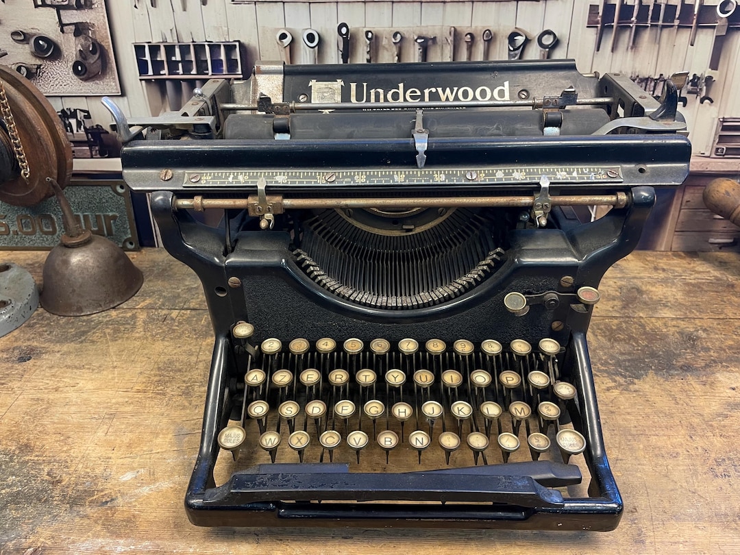 Underwood Typewriter in 1*-star Condition, Antique Vintage Desktop ...