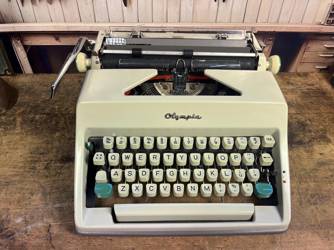 Olympia SM8 in 3-*-star Condition, Vintage Portable Typing Machine, (no ...