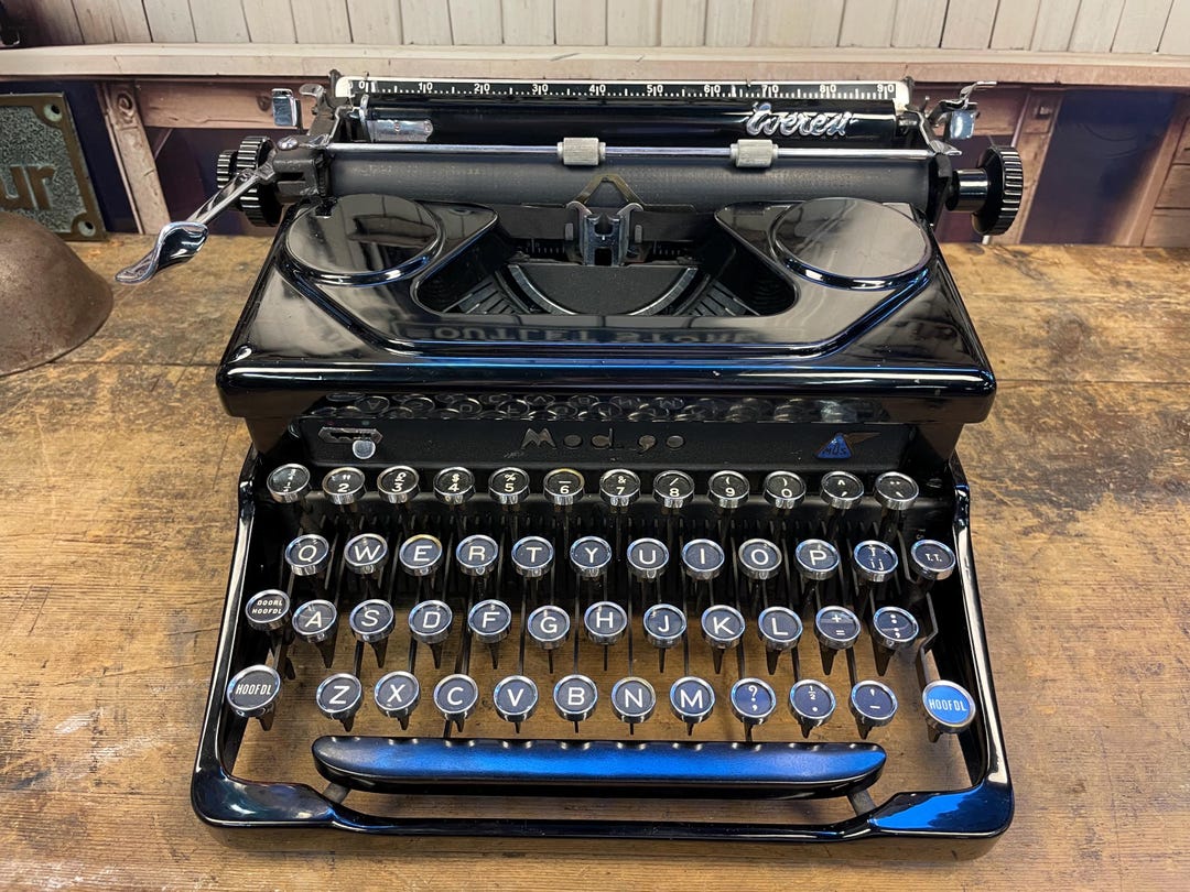 Everest Mod 90 Typewriter in 3*-star Condition, Antique Vintage Desktop ...